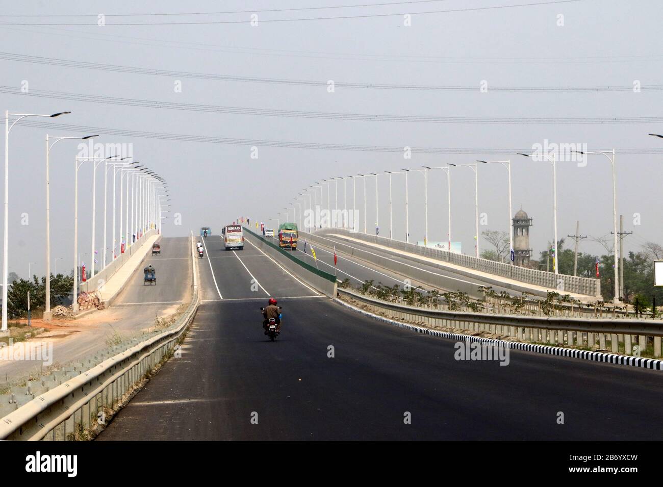 (200312) -- DHAKA, March 12, 2020 (Xinhua) -- Photo taken on March 12 ...