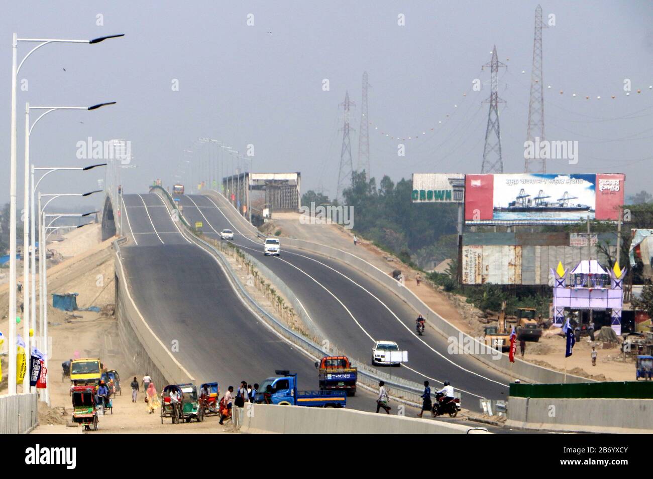 Eight lane expressway hi-res stock photography and images - Alamy