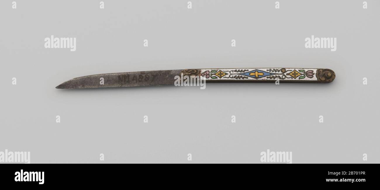 Bronze cloisonne hi-res stock photography and images - Alamy