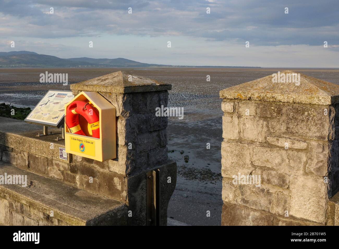 Life ring promenade wall hi-res stock photography and images - Alamy