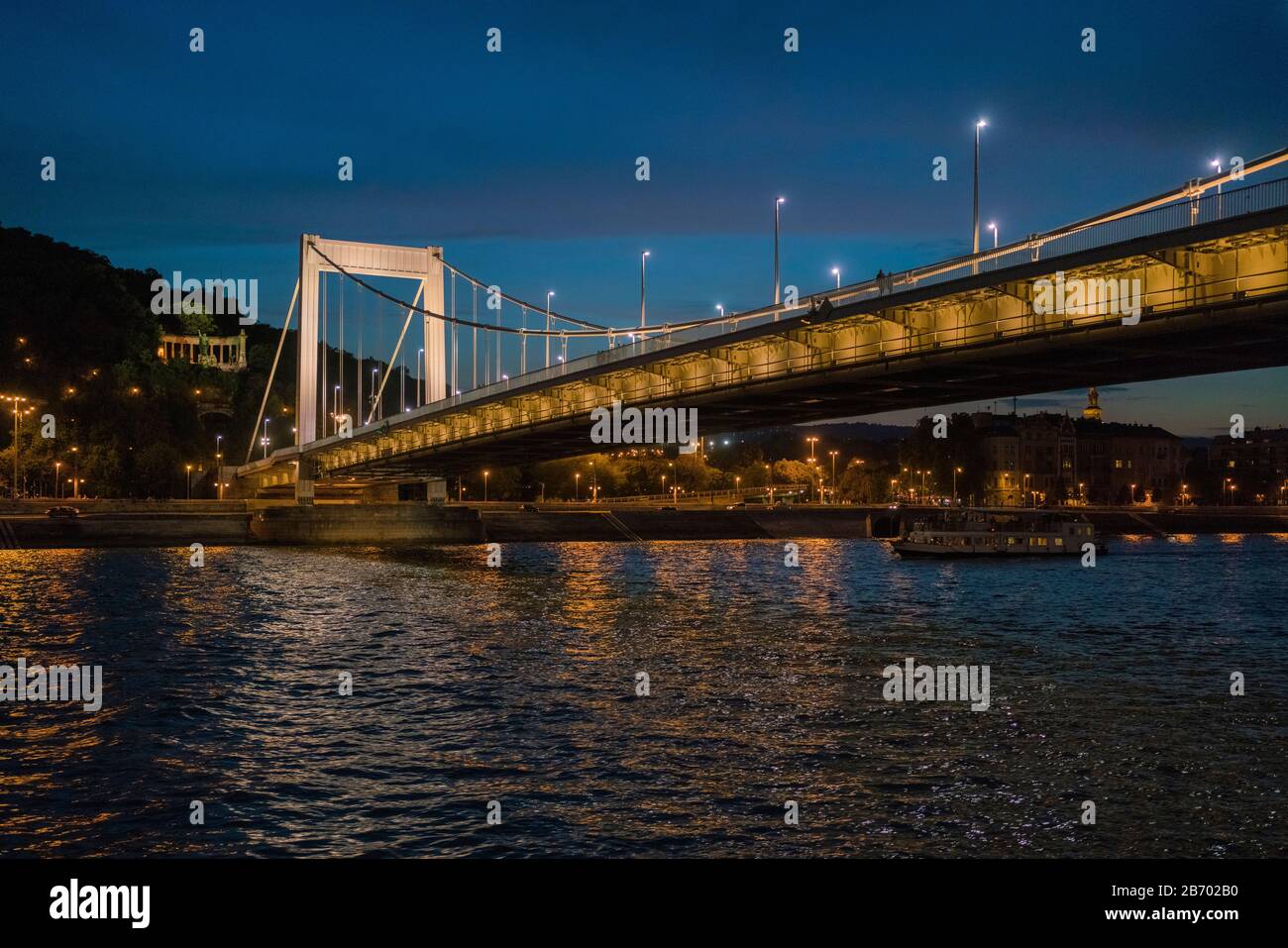 Elisabeth bridge and parliament building hi-res stock photography and ...