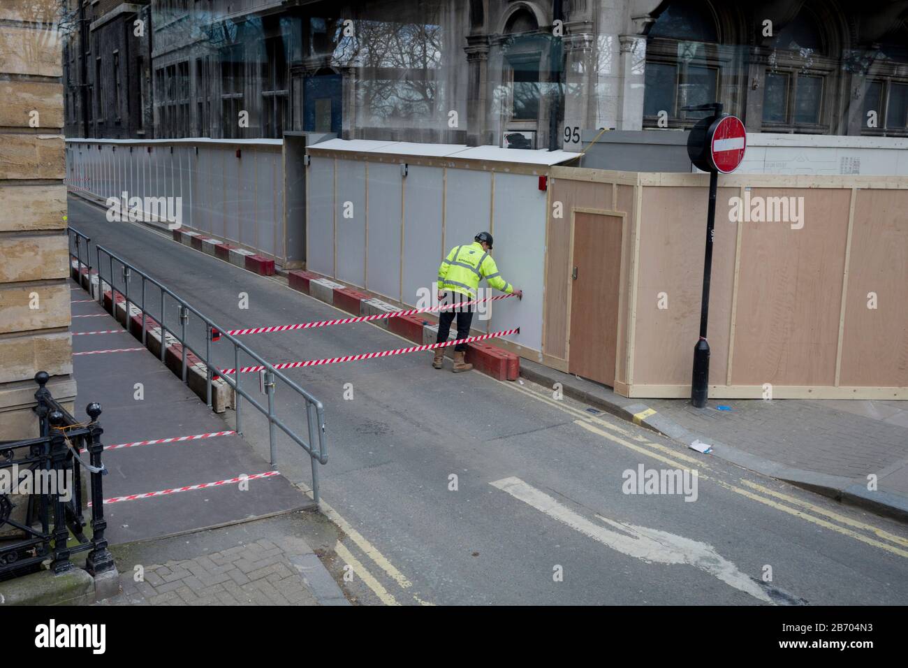 Sidewalk blocked hi-res stock photography and images - Alamy