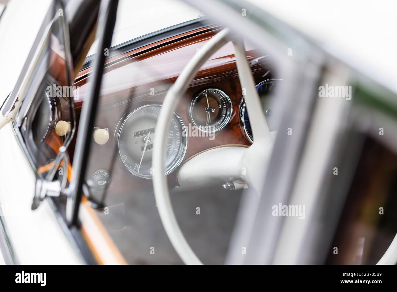 Car inside view hi-res stock photography and images - Alamy