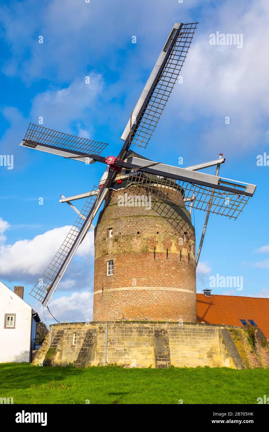 Tower Mill of Gronsveld (Torenmolen van Gronsfeld) windmill, Vroendaal ...