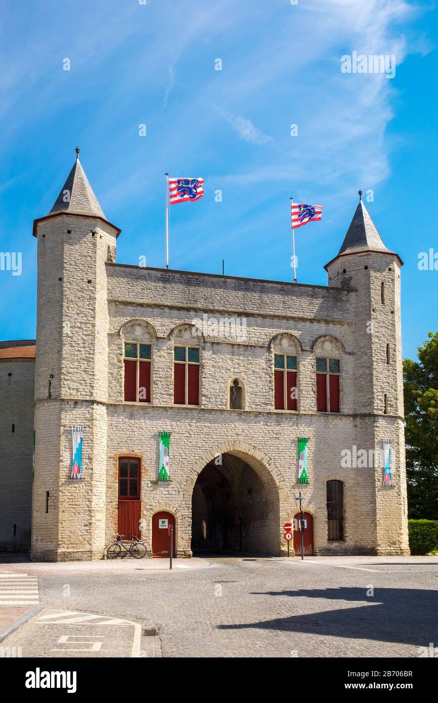 Belgium, West Flanders (Vlaanderen), Bruges (Brugge). Kruispoort gate ...