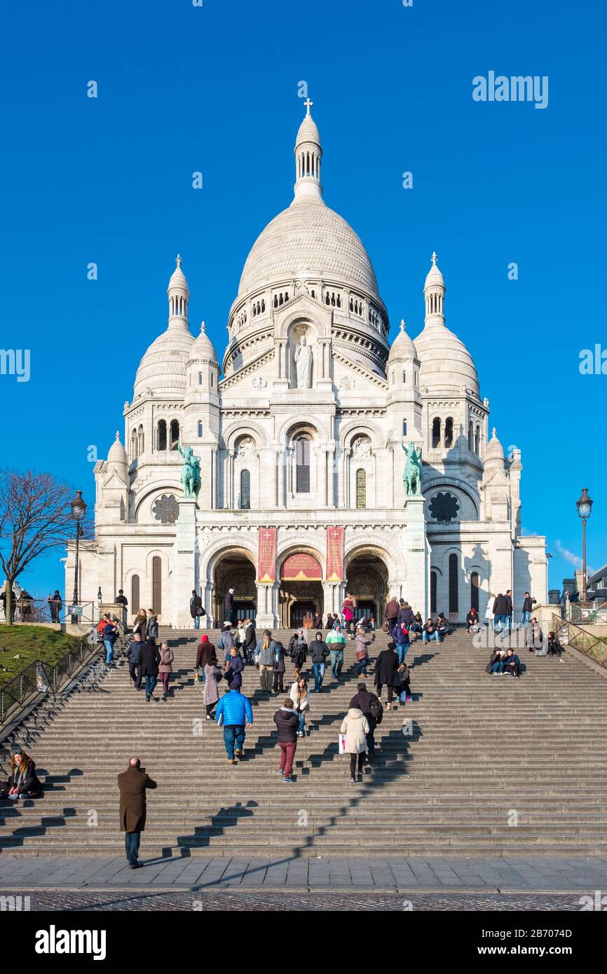 France, Île-de-France, Paris. Basilica of Sacre Coeur, Montmartre Stock ...