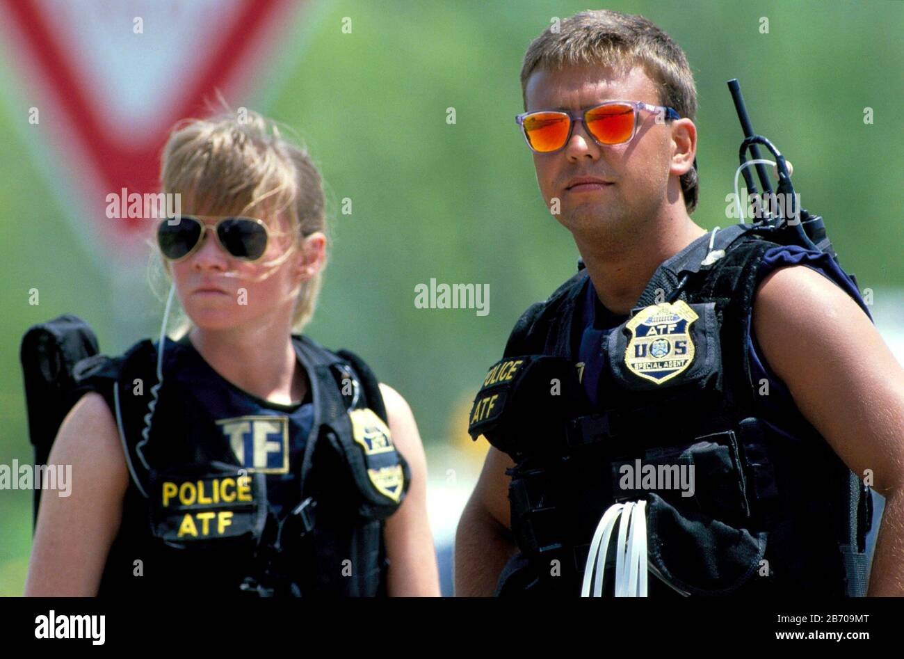 Waco, Texas USA, 1993: Female and male ATF officers on duty at standoff ...