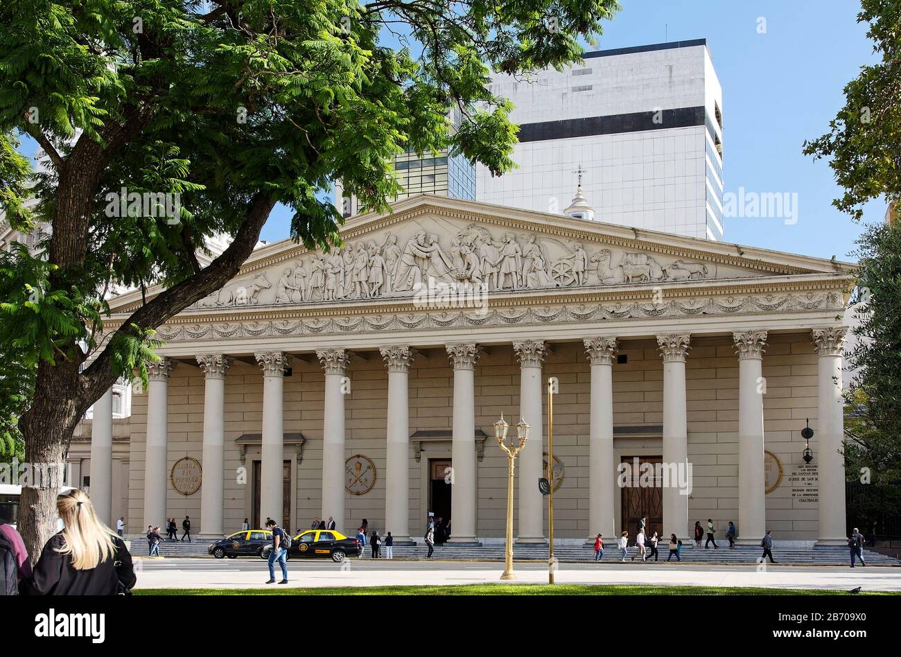 Triangular frontispiece hi-res stock photography and images - Alamy