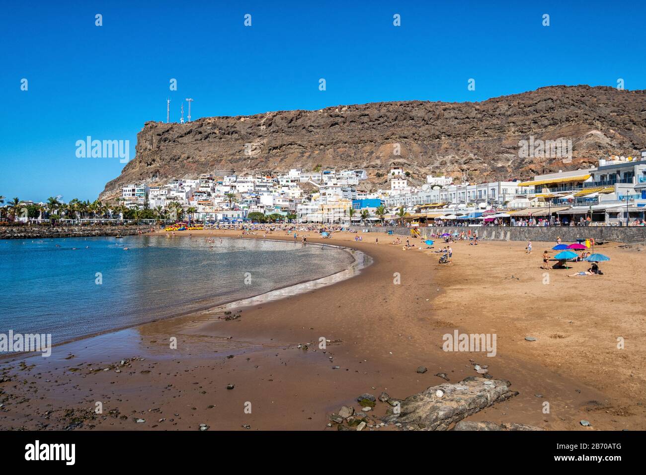 Puerto mogán beach gran canaria hi-res stock photography and images - Alamy