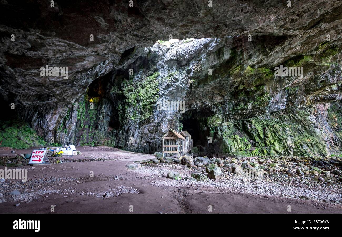 Smoo Cave, Durness, Scotland. The outer chamber of Smoo Cave on the ...