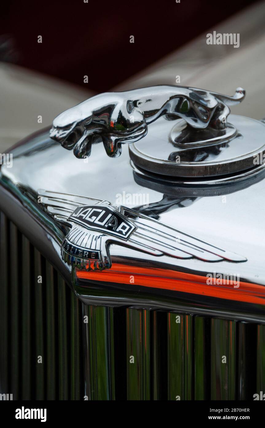 Vintage jaguar dashboard hi-res stock photography and images - Alamy