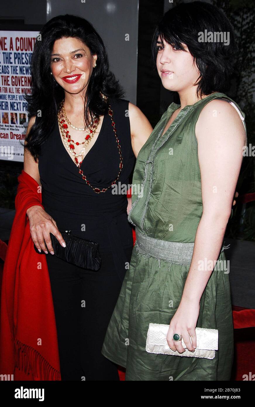 Tara Aghdashloo Manoto