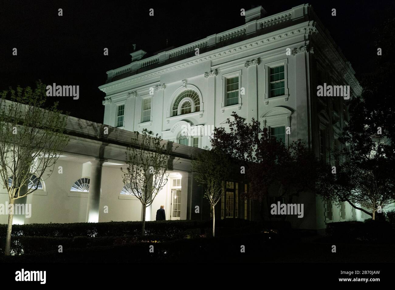 West wing colonnade hi-res stock photography and images - Alamy