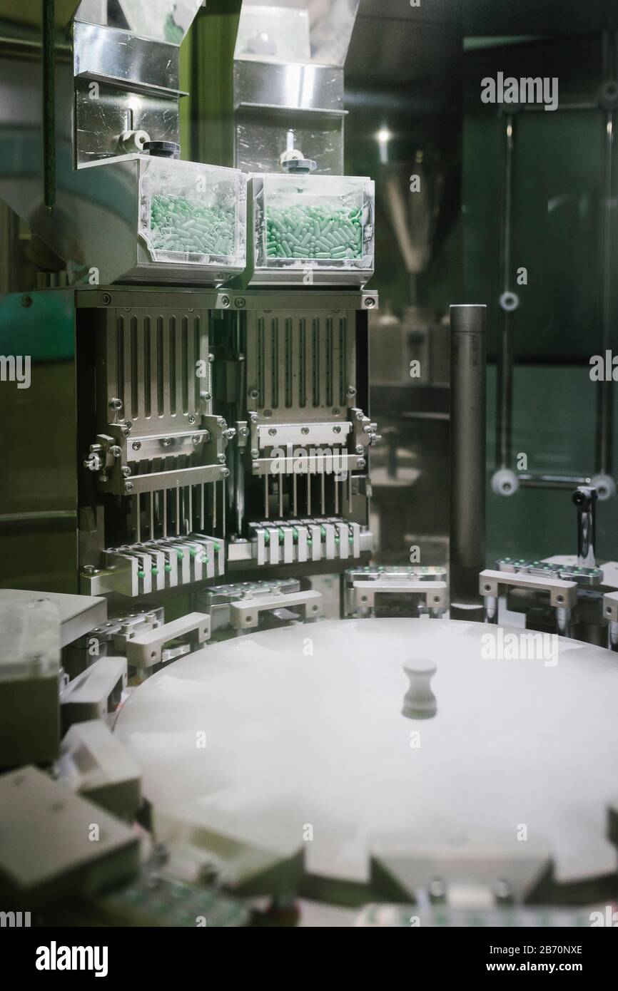 Pharmaceutical factory hi-res stock photography and images - Alamy