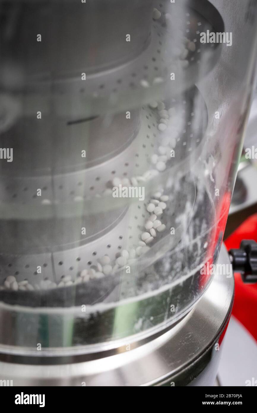 Pharmaceutical factory hi-res stock photography and images - Alamy