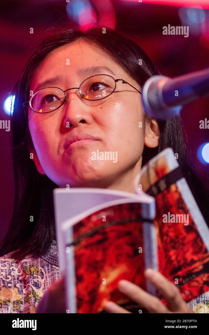 Wang reads hi-res stock photography and images - Alamy