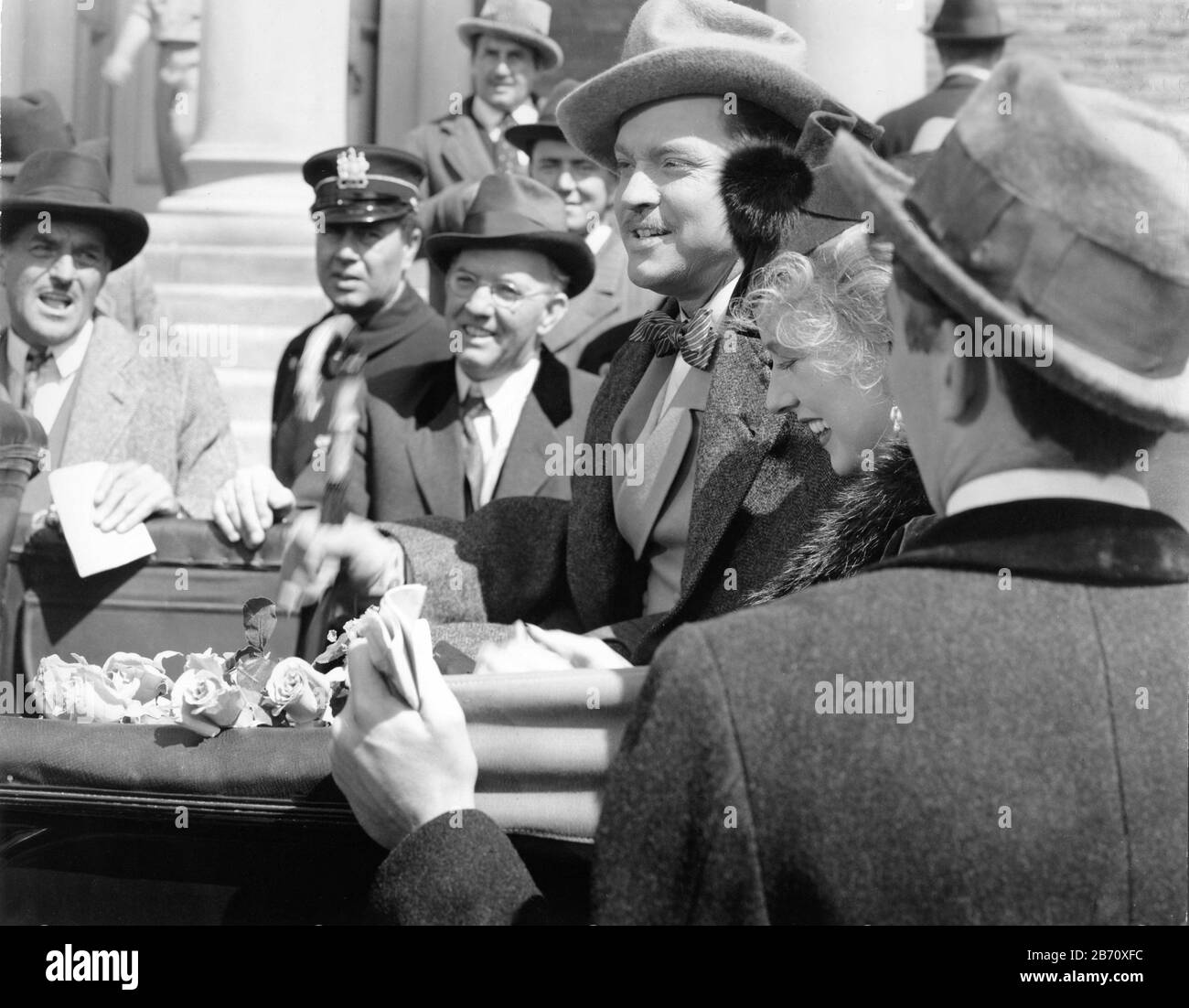 ORSON WELLES as Charles Foster Kane and DOROTHY COMINGORE as Susan ...