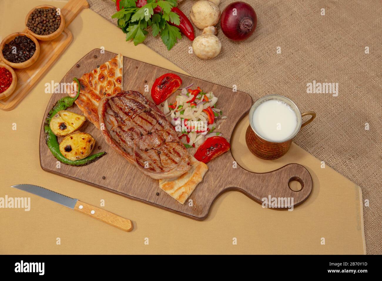 Doner kebab cut out hi-res stock photography and images - Alamy