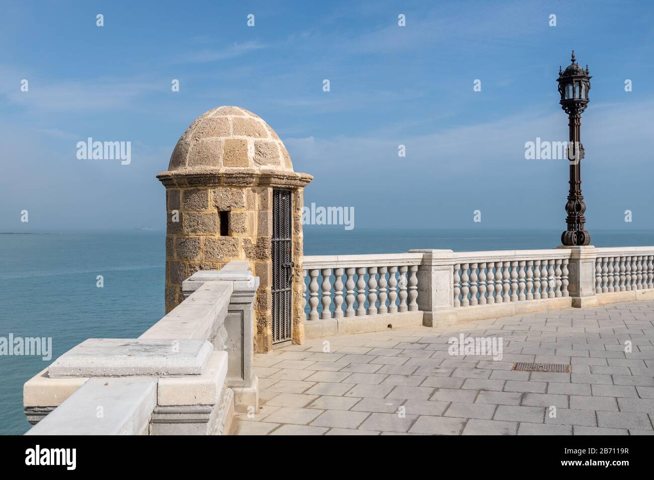 Scenic ocean promenade in europe hi-res stock photography and images ...