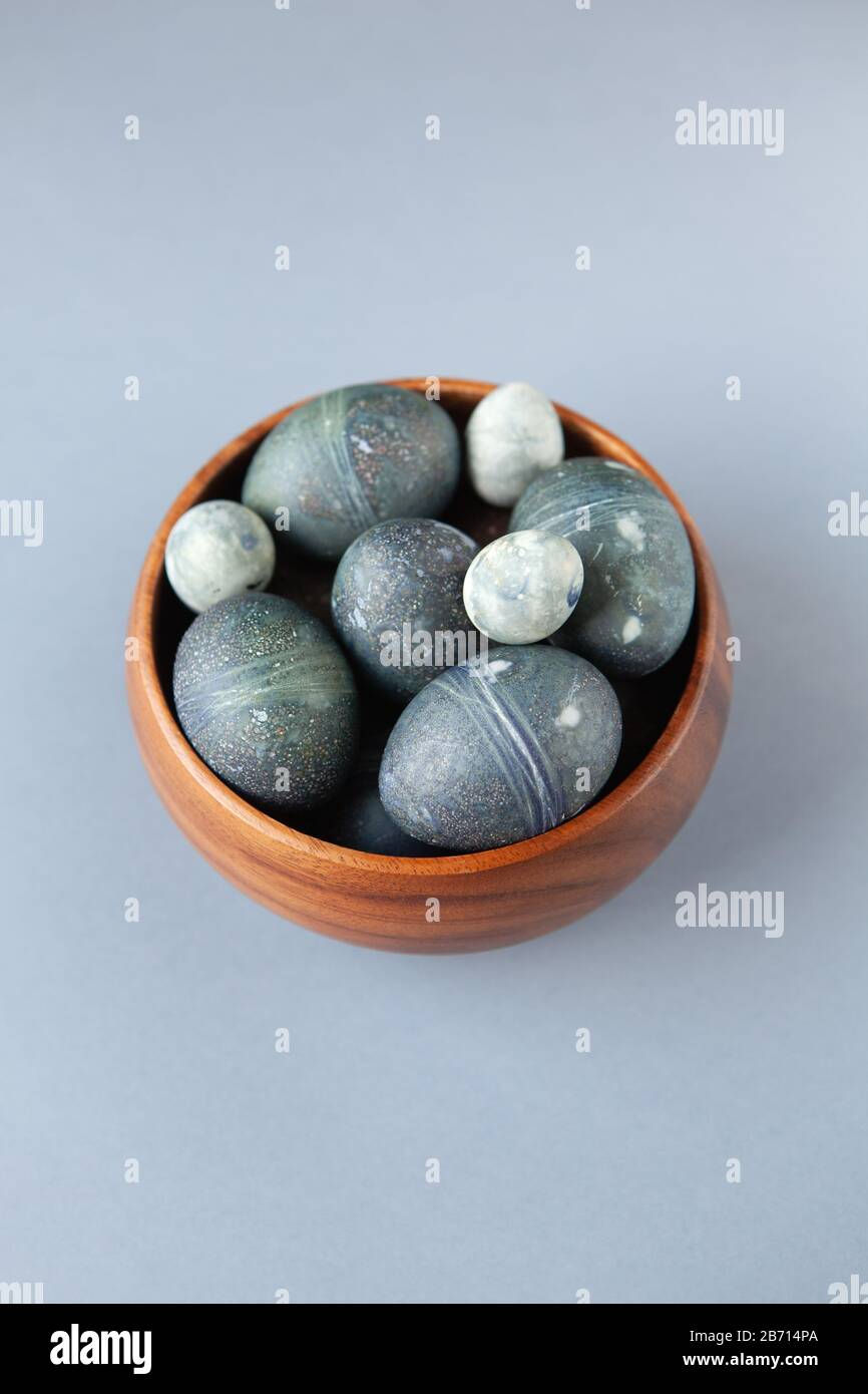 Chicken by stones hi-res stock photography and images - Alamy