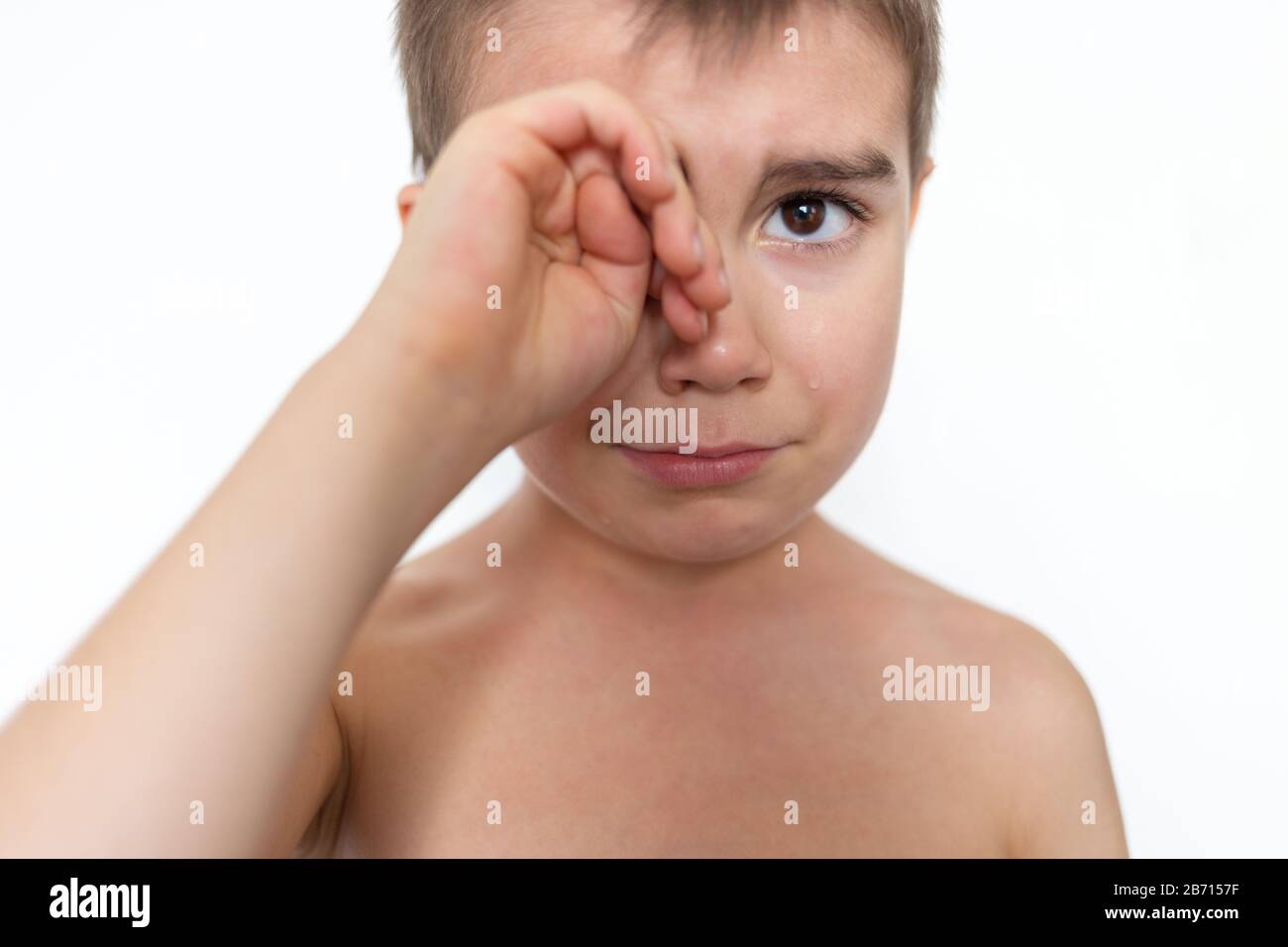 Little Boy Five Years Old Crying Emotion Tears Stock Photo Alamy little-boy-five-years-old-crying-emotion-tears-stock-photo-alamy