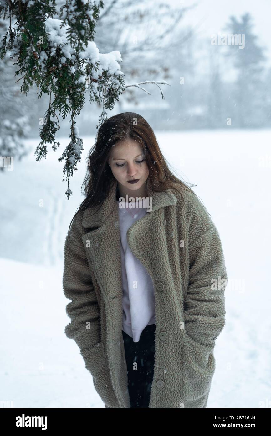 Canadian Winter Snowy Portraiture Photos, Beautiful Young Brunette ...