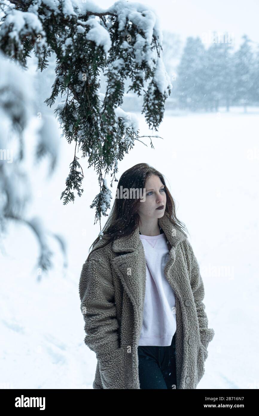Canadian Winter Snowy Portraiture Photos, Beautiful Young Brunette ...