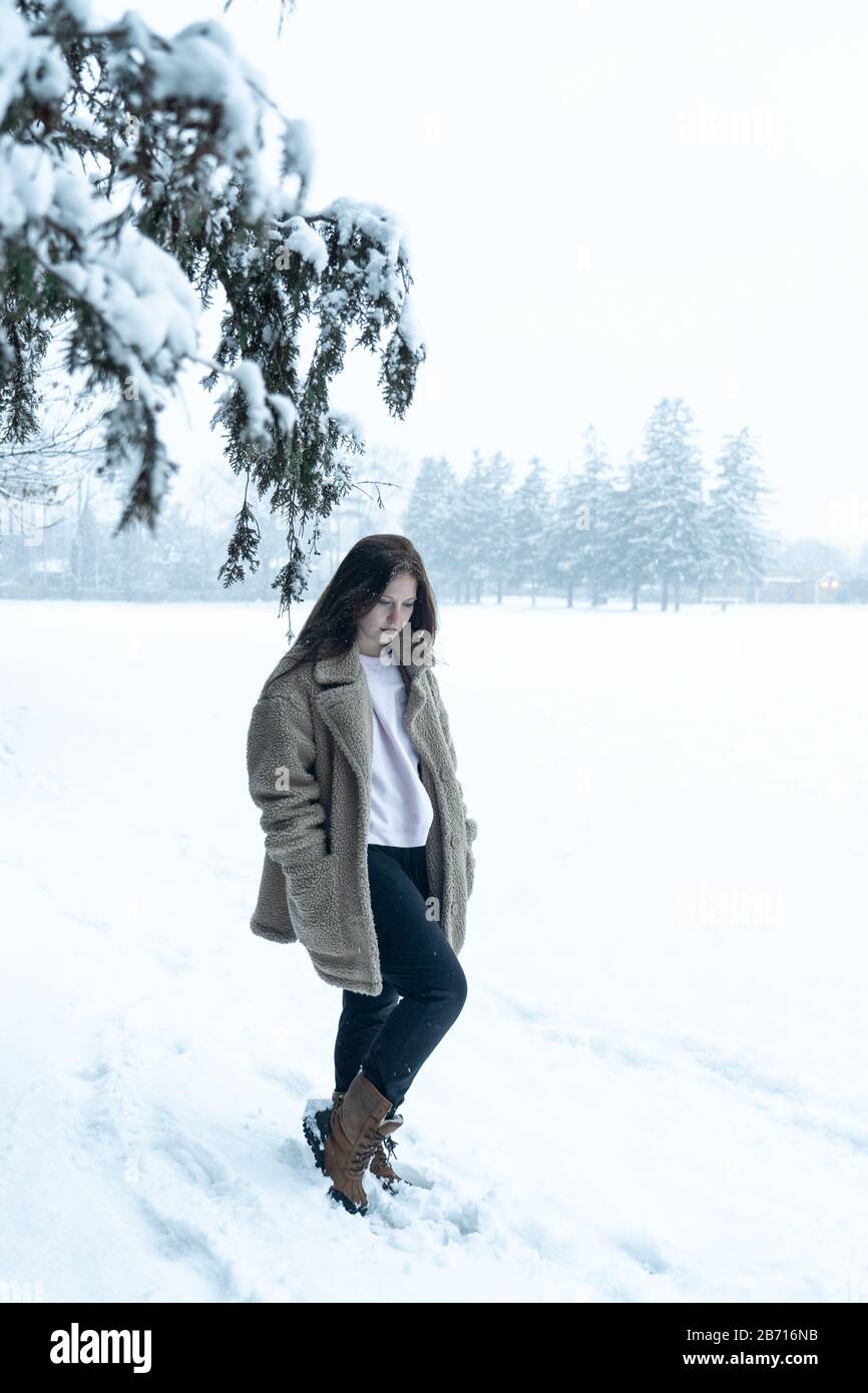 Canadian Winter Snowy Portraiture Photos, Beautiful Young Brunette ...
