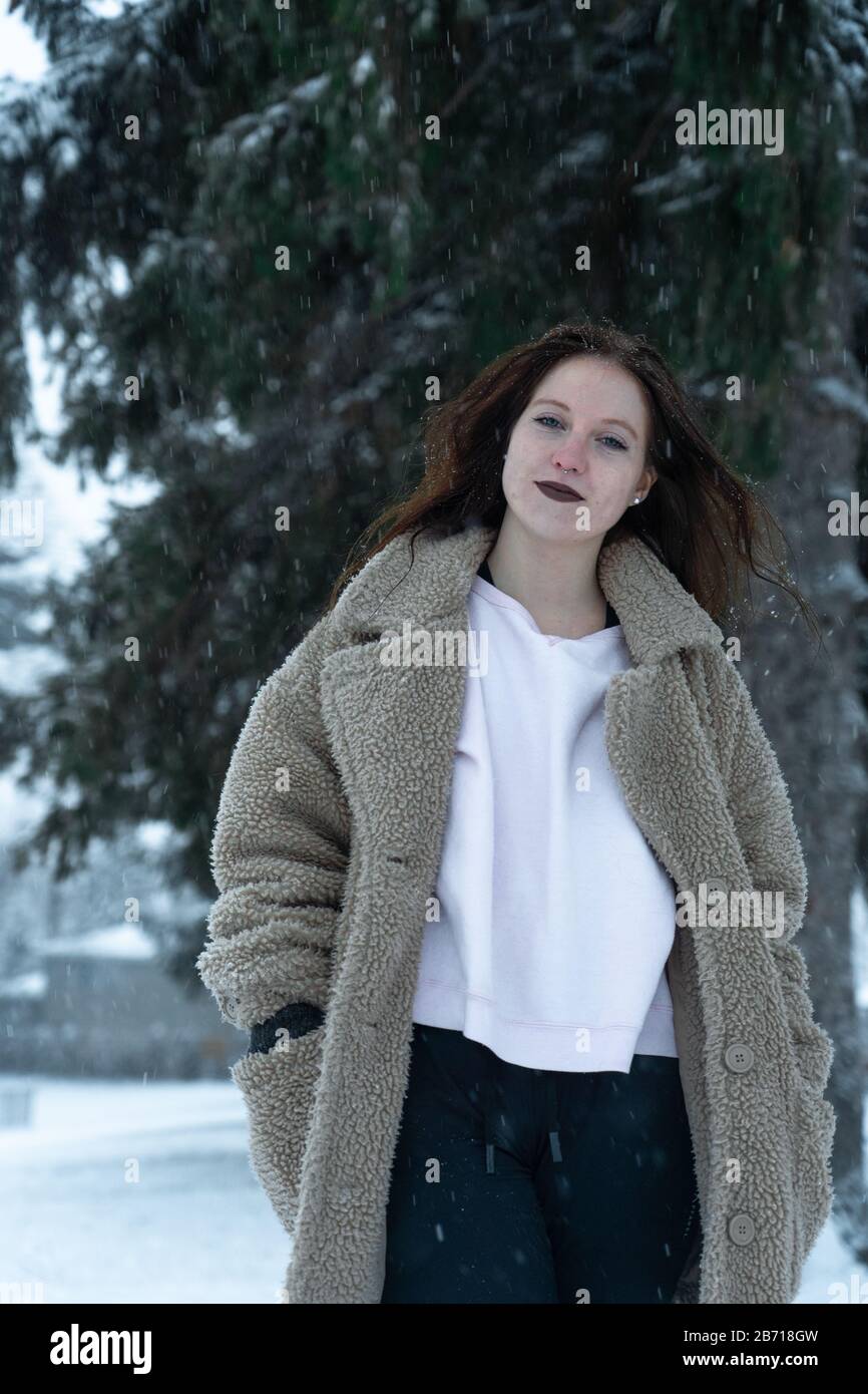 Canadian Winter Snowy Portraiture Photos, Beautiful Young Brunette ...