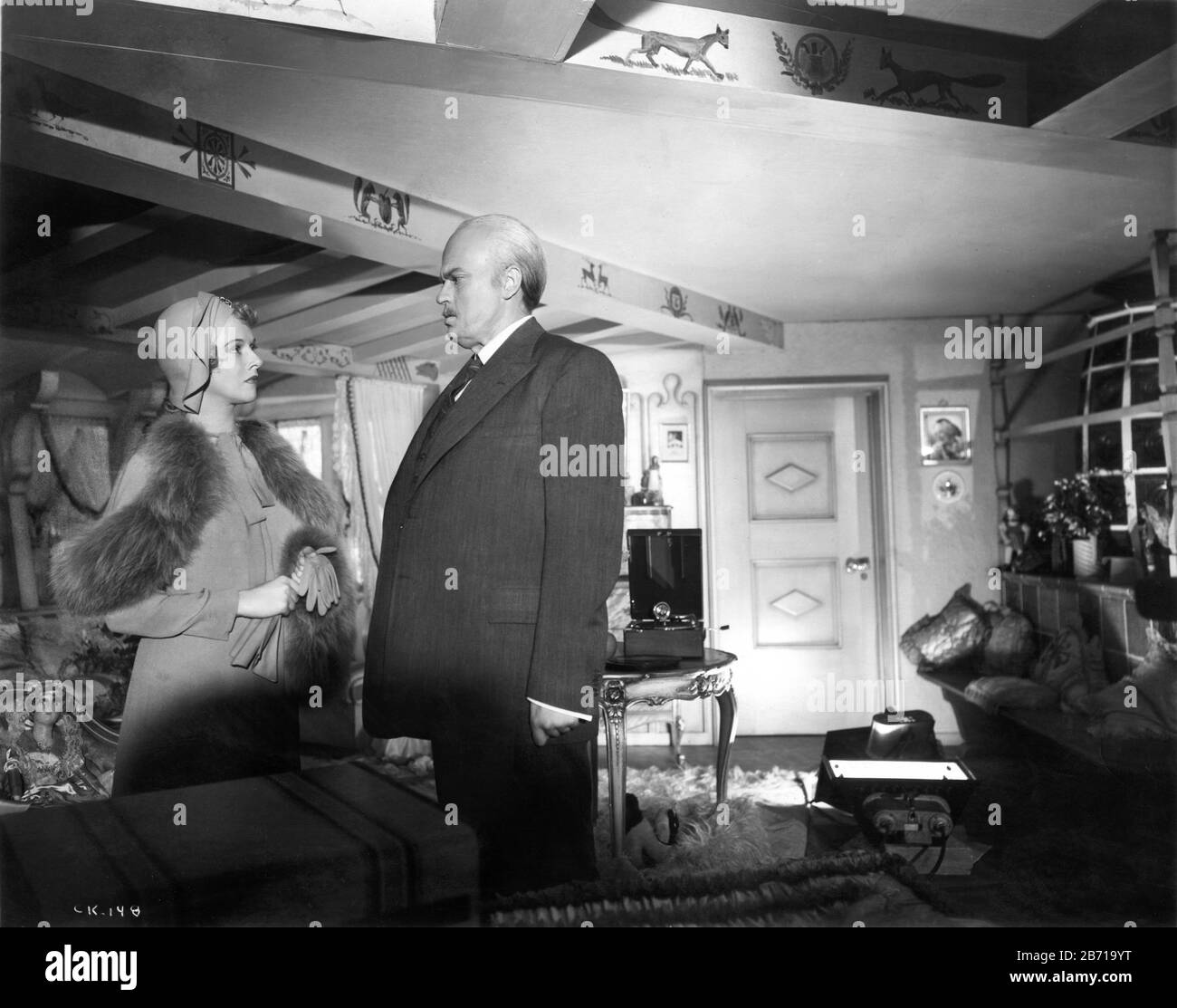 DOROTHY COMINGORE as Susan Alexander Kane and ORSON WELLES as Charles ...