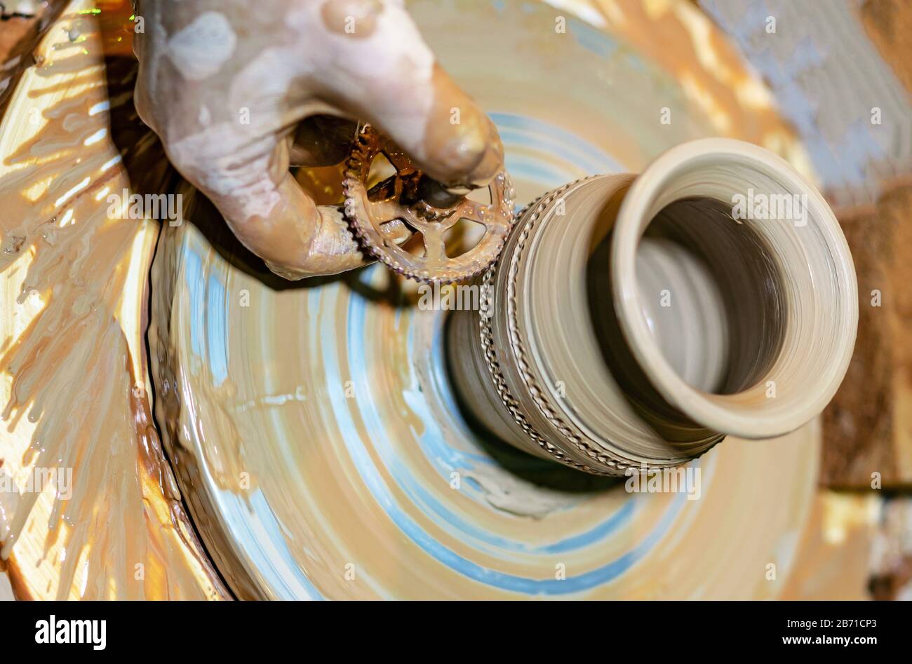 Professional potter makes pot hi-res stock photography and images - Alamy