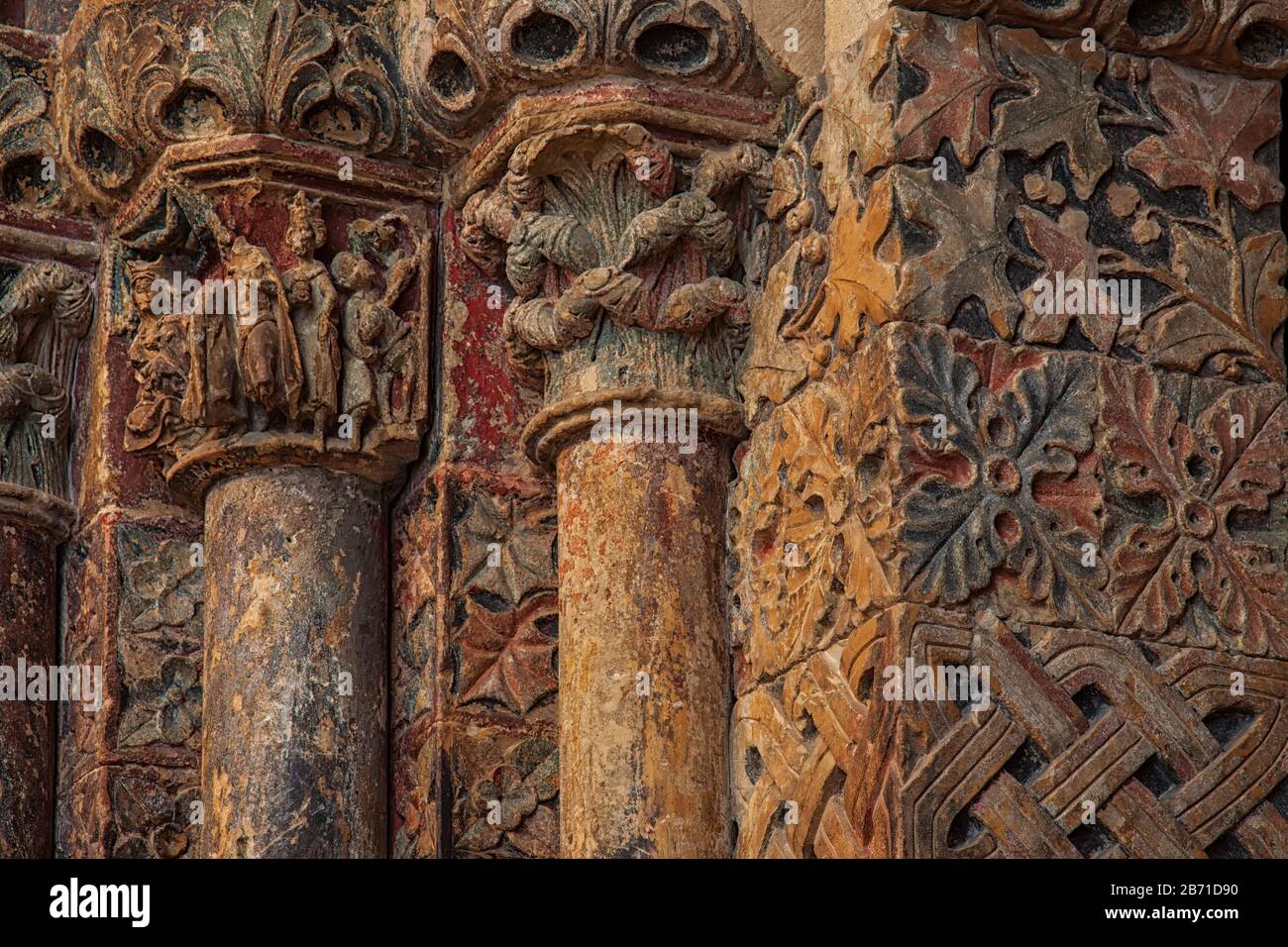 Romanesque sculptures hi-res stock photography and images - Alamy