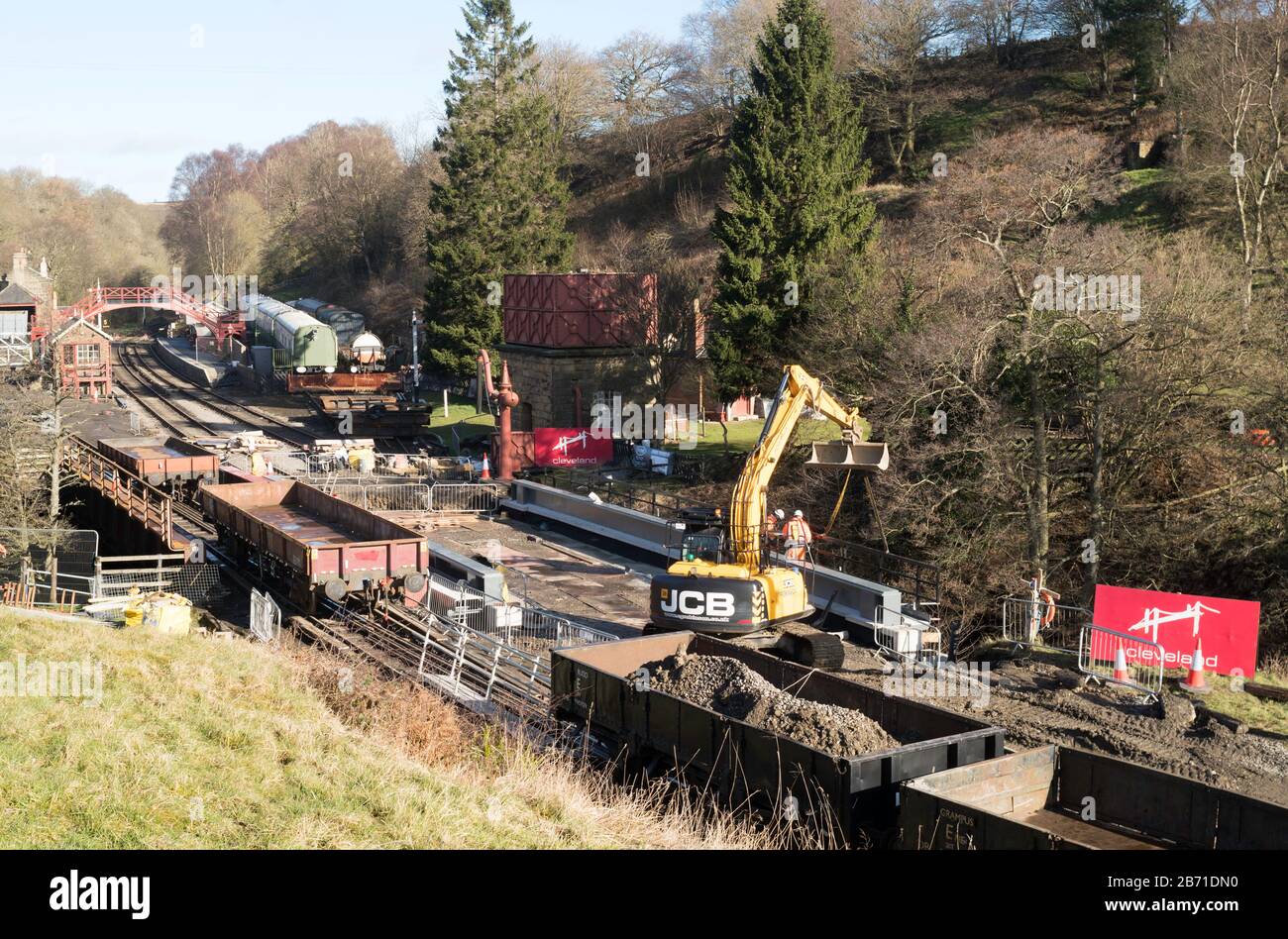 Installation of a new rail bridge, by Cleveland Bridge, on the North ...