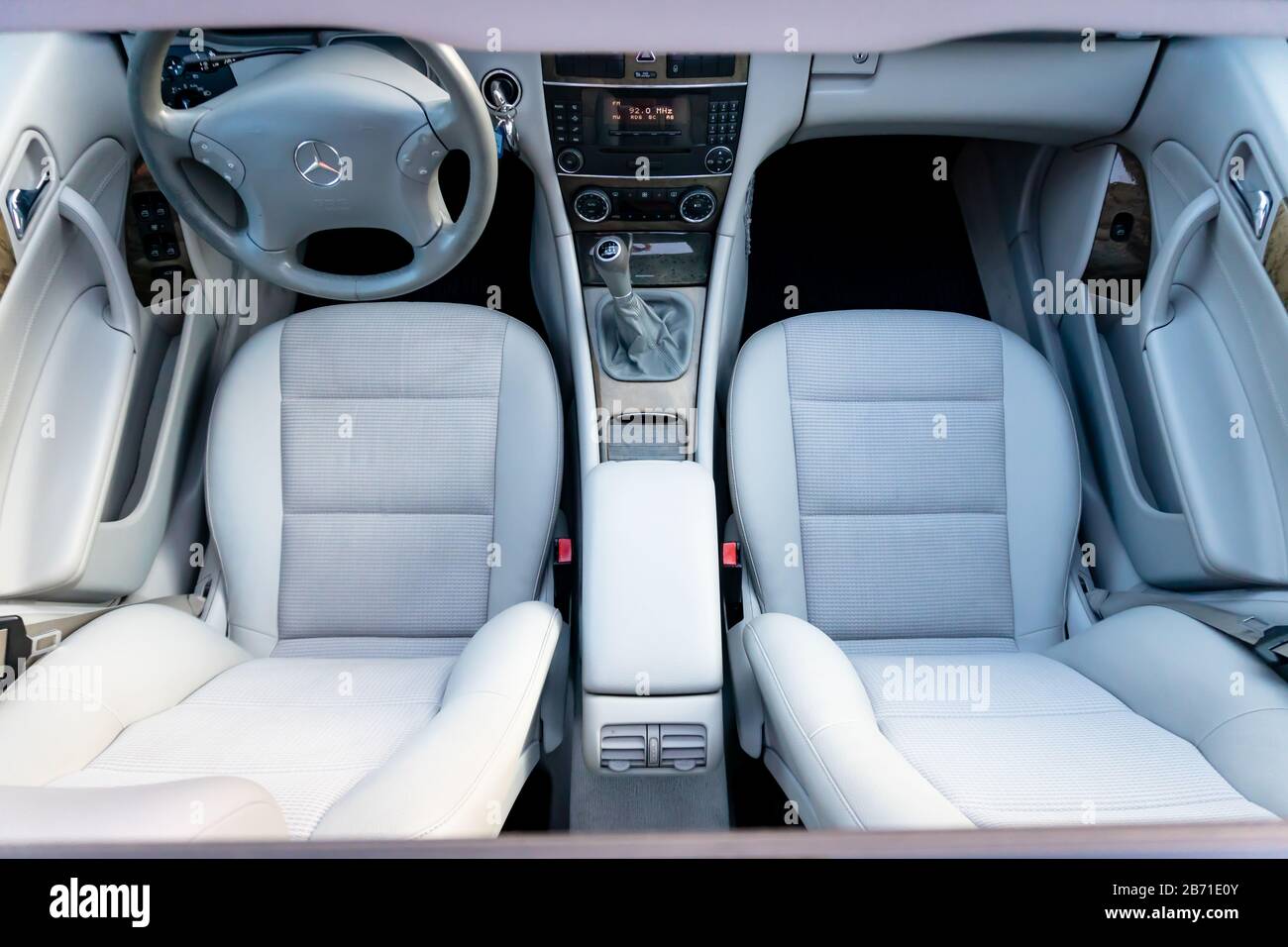 W203 mercedes hi-res stock photography and images - Alamy