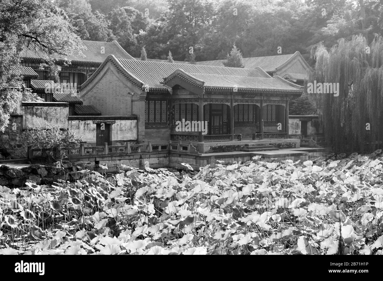 Chinese wooden architecture Black and White Stock Photos & Images - Alamy