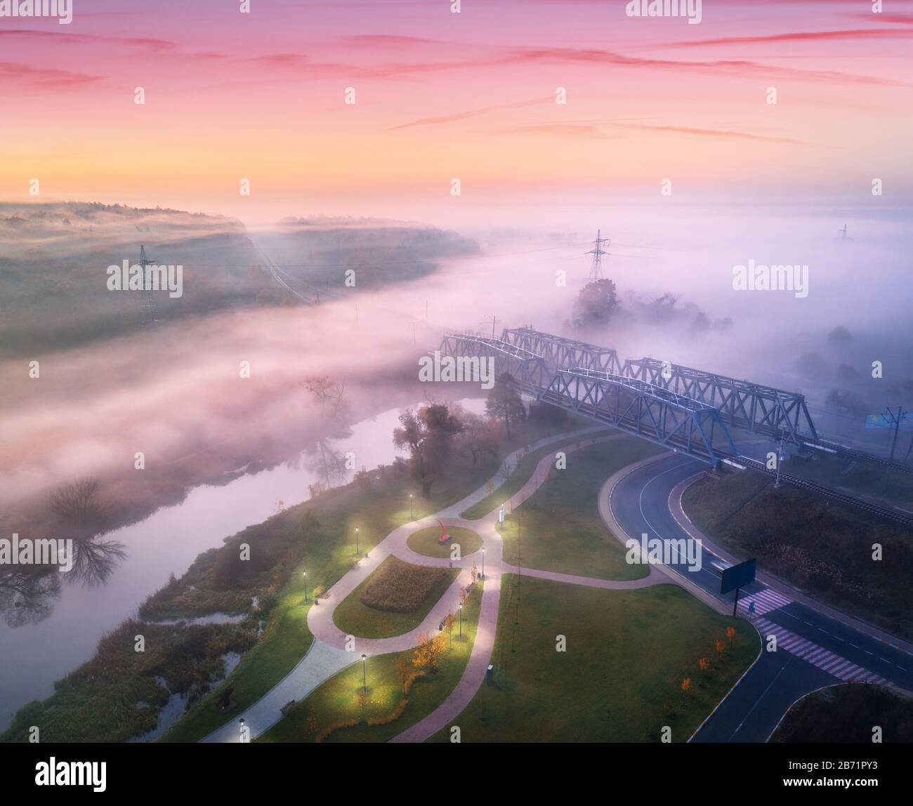 Train pathway hi-res stock photography and images - Alamy