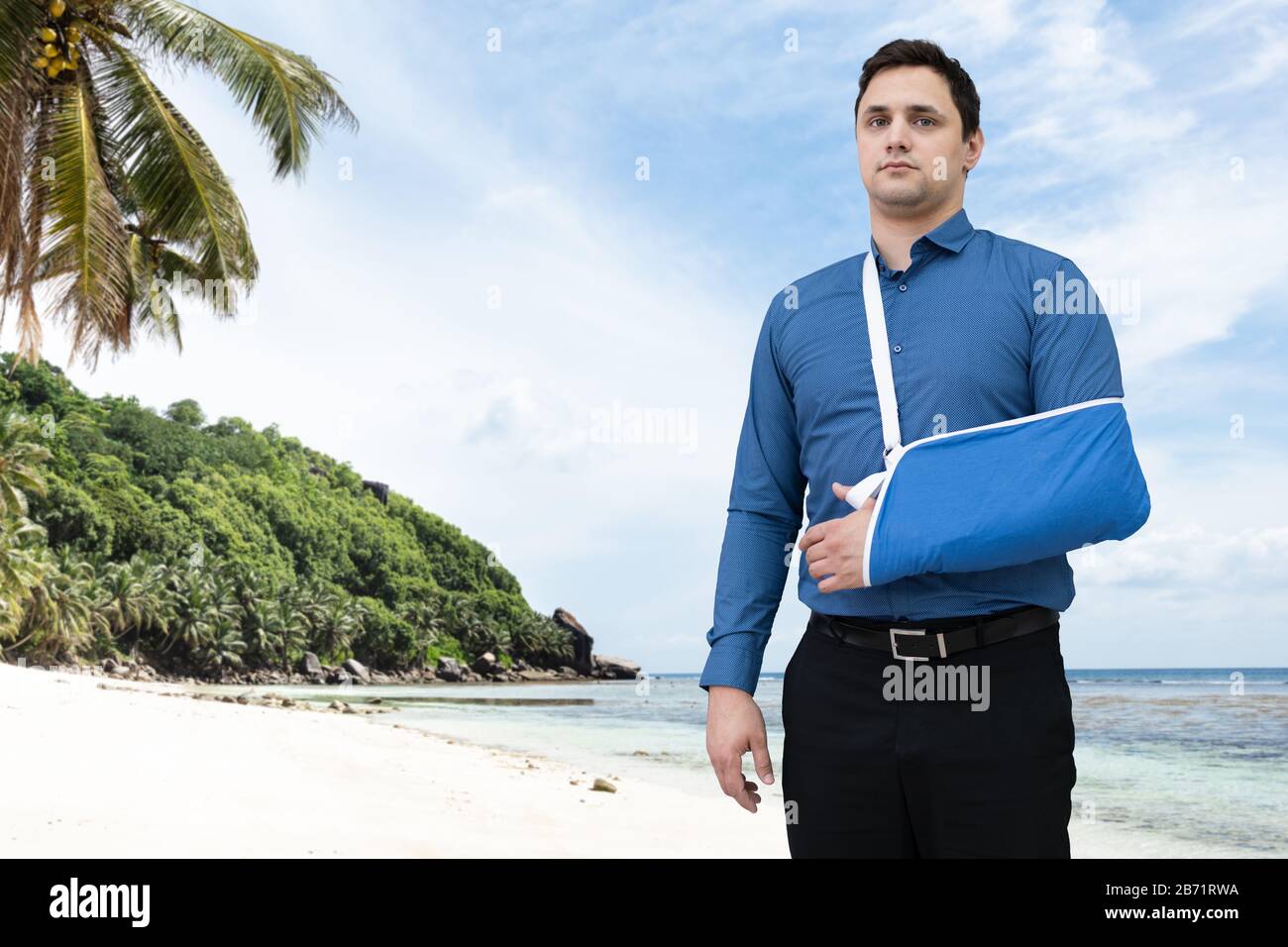 Broken arm and beach hi-res stock photography and images - Alamy