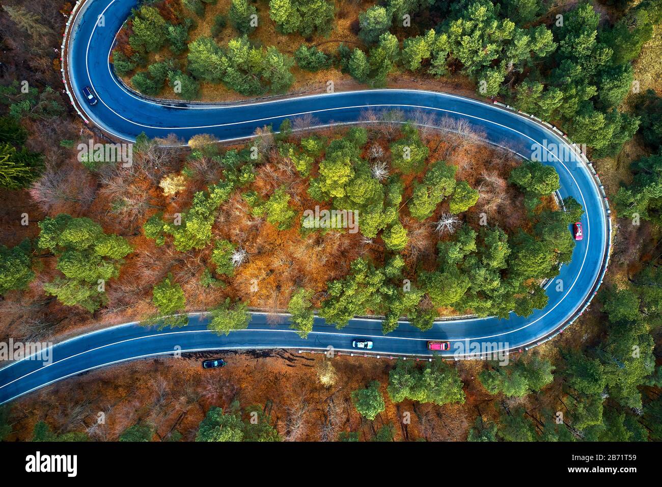 Curved Road High Resolution Stock Photography and Images - Alamy