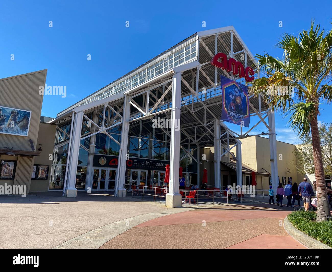 Amc theater exterior hi-res stock photography and images - Alamy