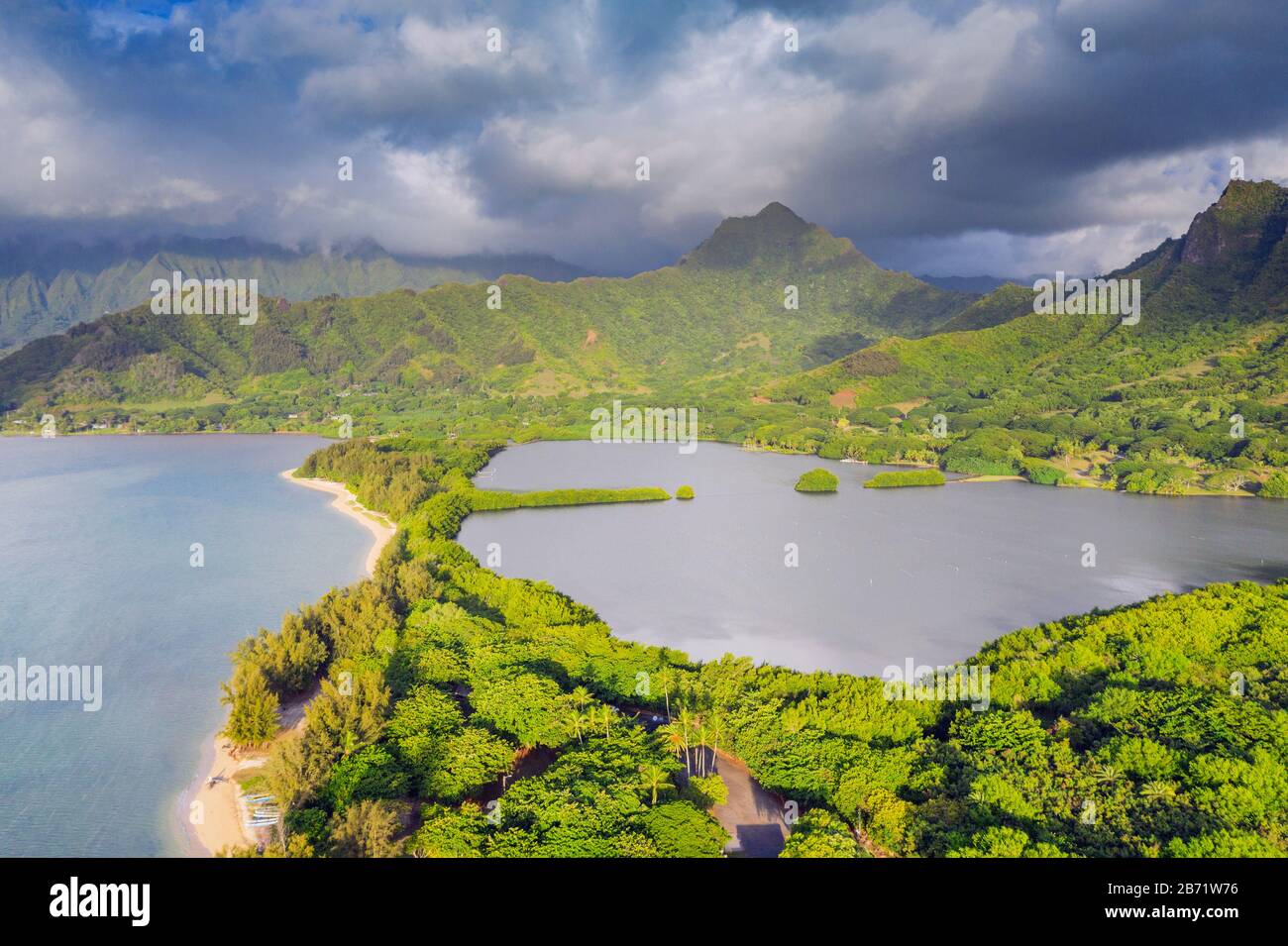 View bay island kaneohe hi-res stock photography and images - Alamy
