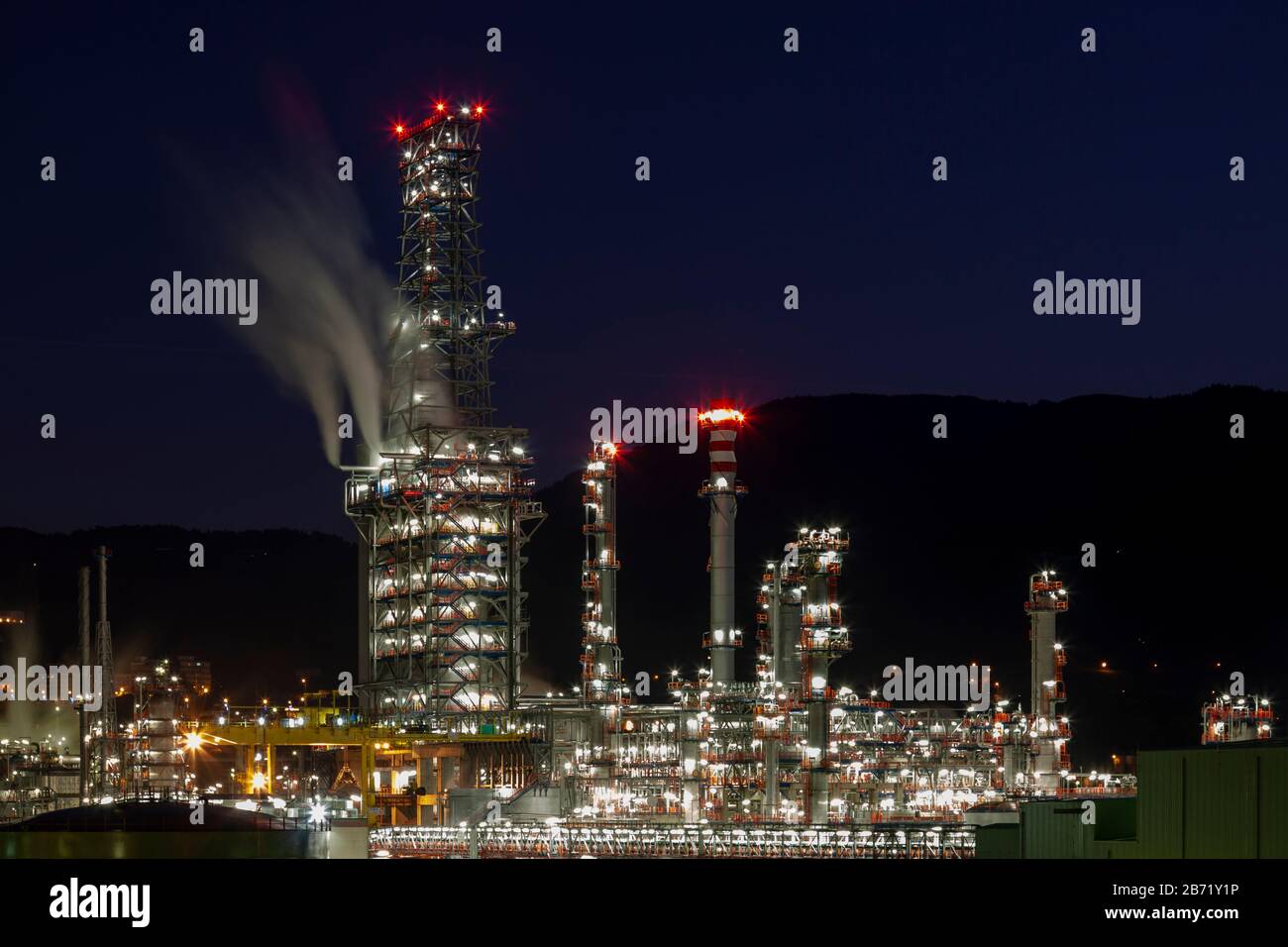 Refinery cooling tower hi-res stock photography and images - Alamy