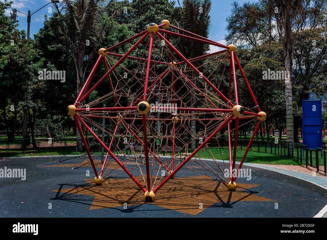 El Virrey park, on a sunny day, a place to practice outdoor sports ...