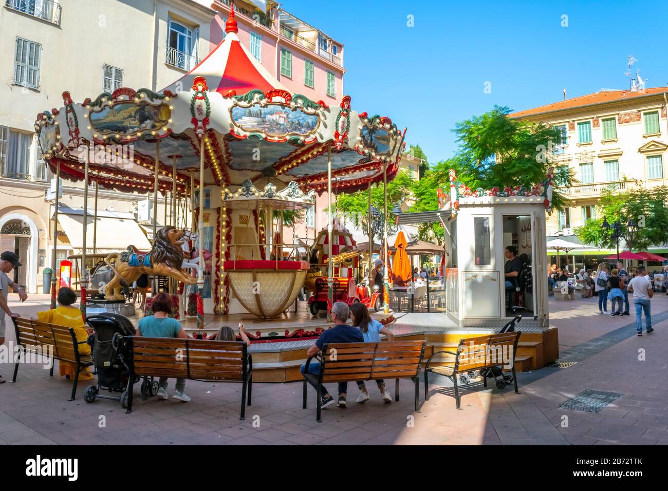 Family on carousel in amusement hi-res stock photography and images - Alamy