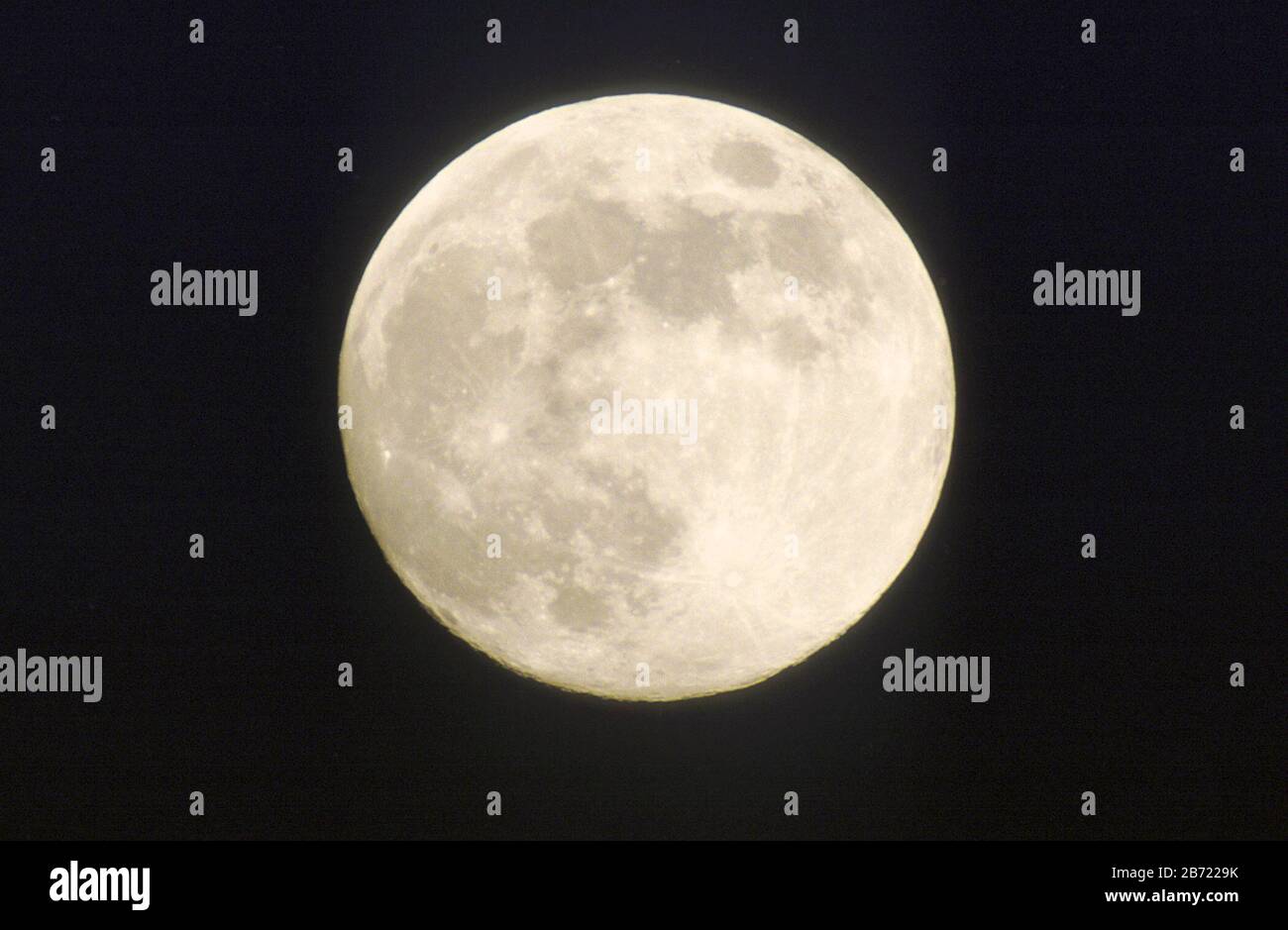 Austin, Texas USA, 1994: Full moon on the 25th anniversary of the ...