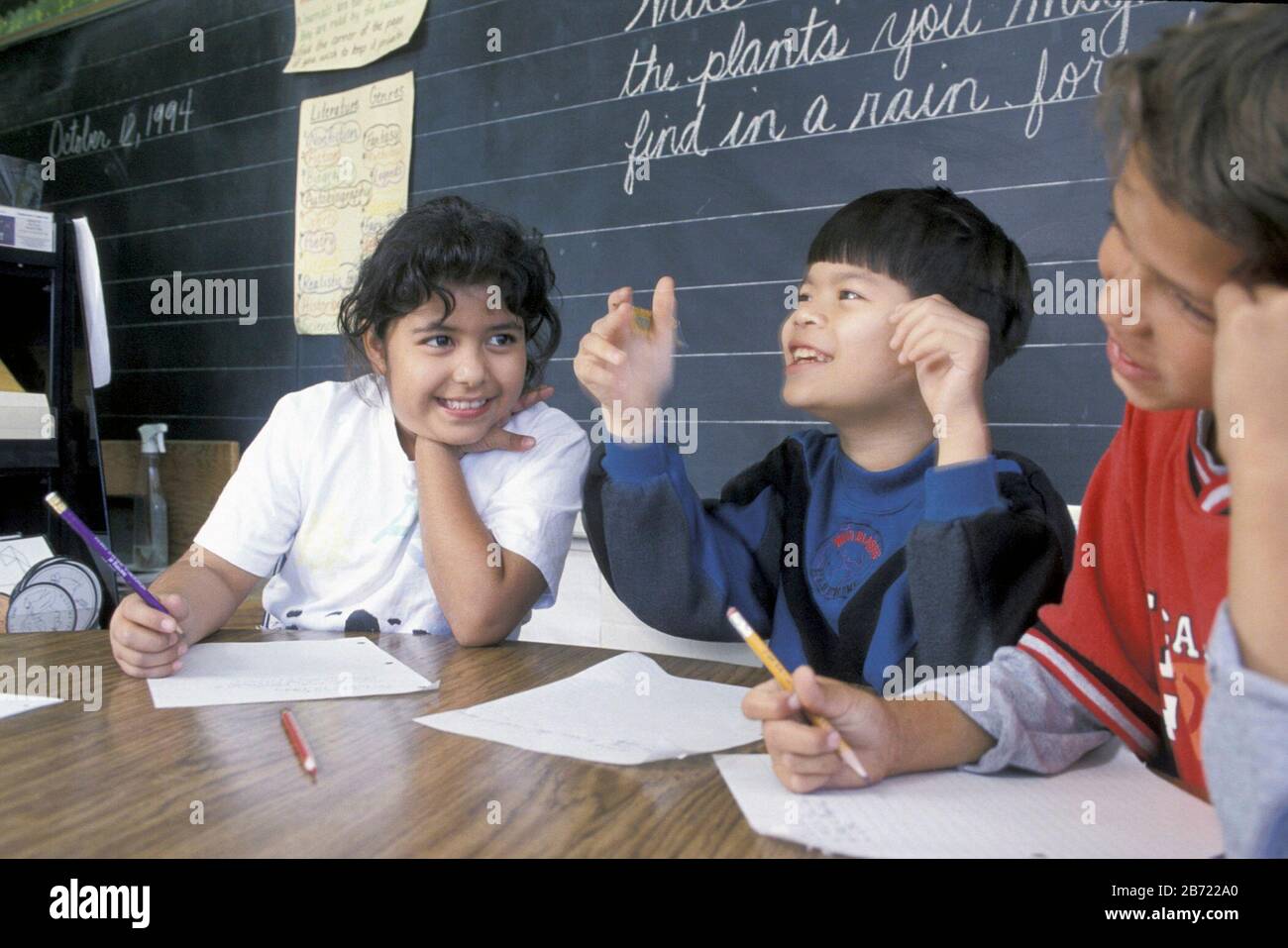 Students working collaboratively hi-res stock photography and images ...