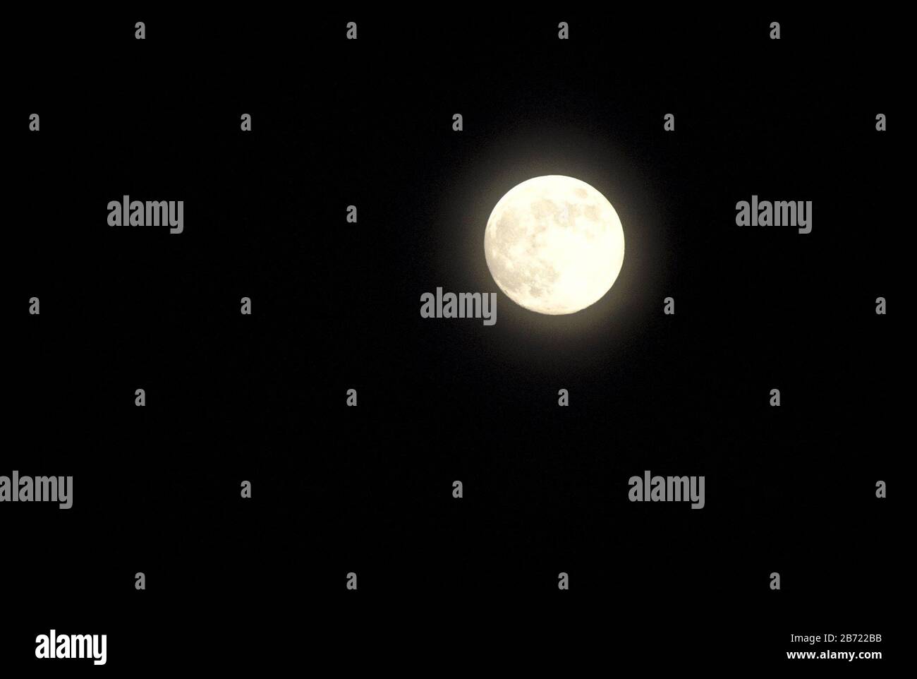 Austin, Texas USA, 1994: Full moon on the 25th anniversary of the ...