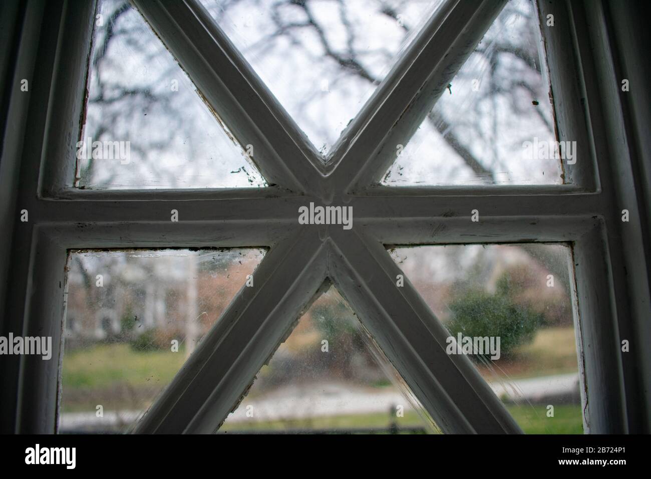 An Old White Wooden Window Looking Outside Stock Photo - Alamy