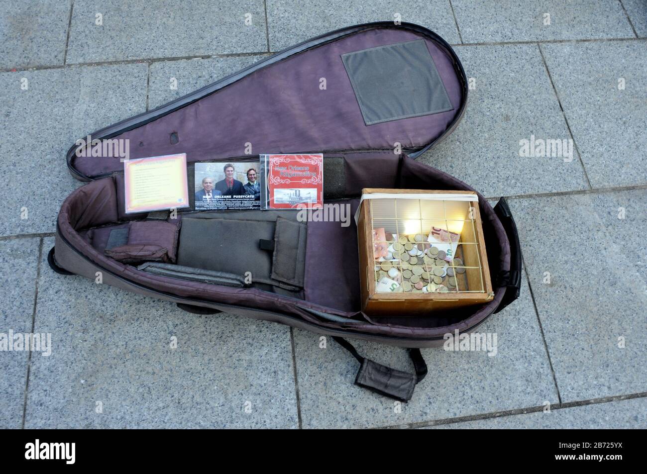 Band donation basket hi-res stock photography and images - Alamy