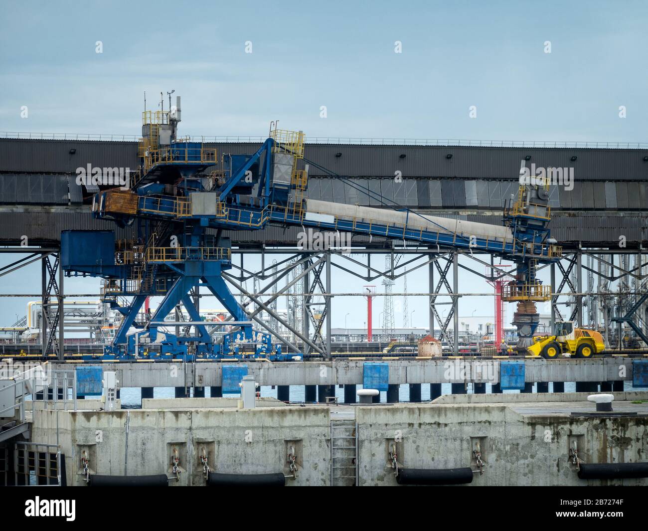 Tuapse refinery hi-res stock photography and images - Alamy