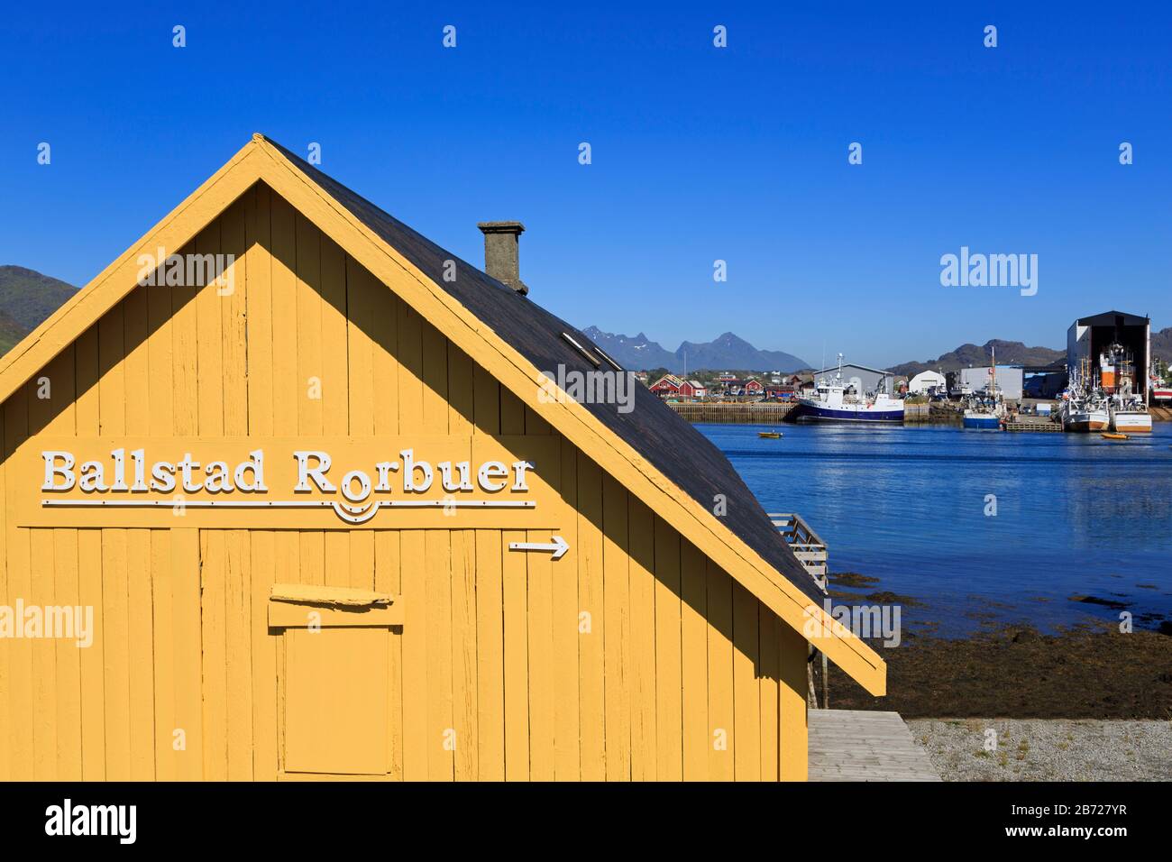 Fishing hut (Rorbuer), Ballstad Fishing Village, Lofoten Islands ...